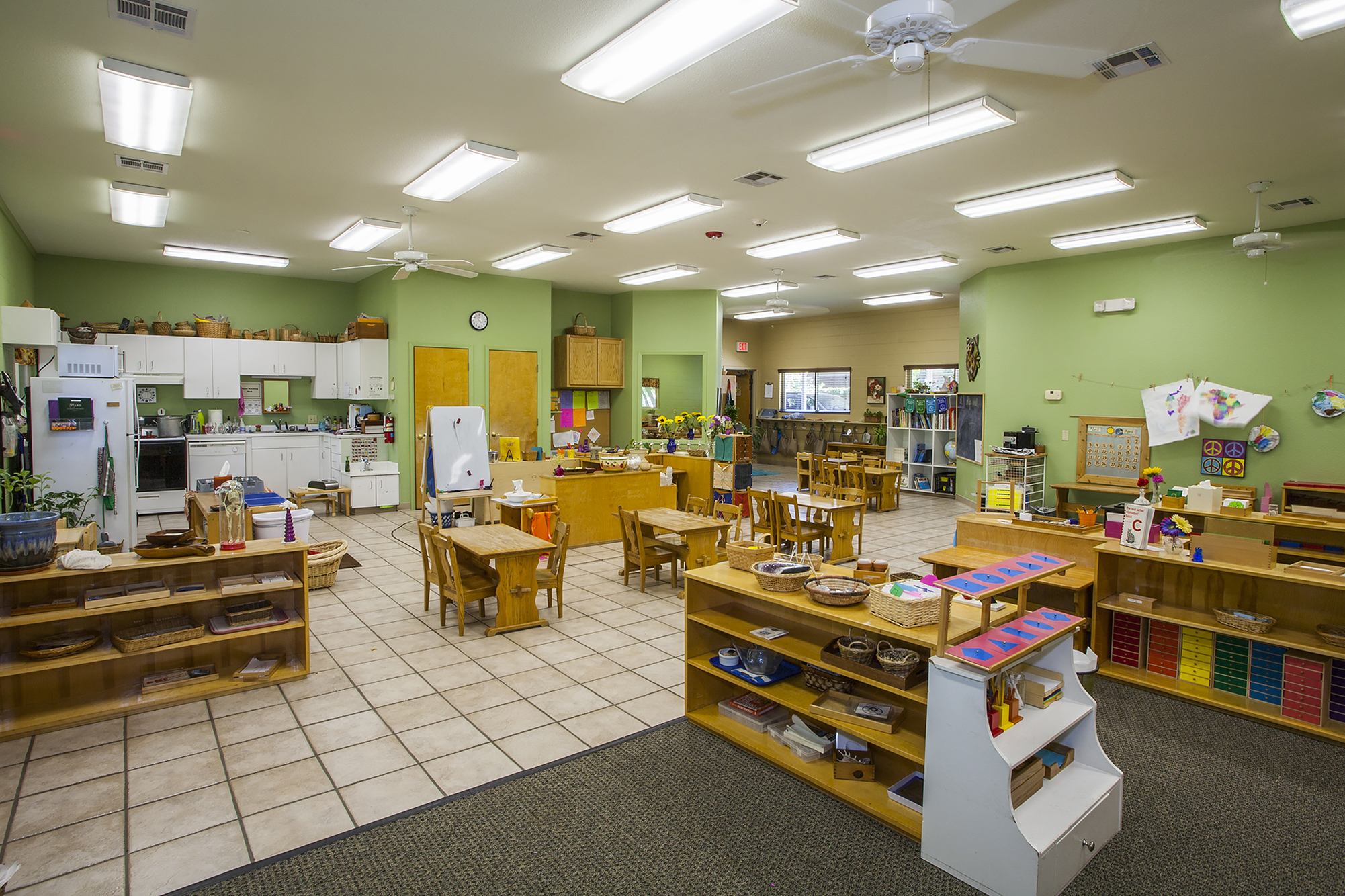 Montessori Classroom Approach - Walnut Farm Montessori School ...